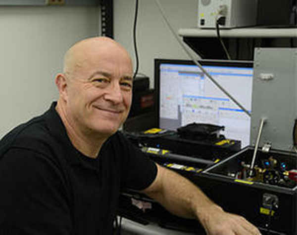 Simon C. Watkins，博士。 | 研究员访谈 | 尼康精机（上海）有限公司